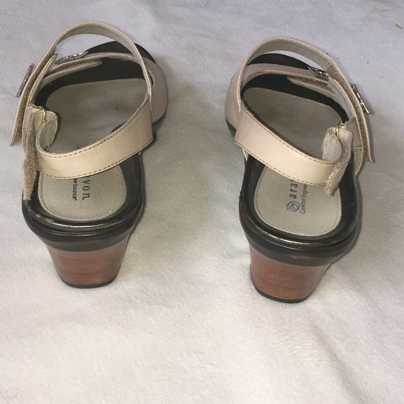 Aravon | Shoes | Aravon Tan Leather Strappy Comfort Sandals 2b | Poshmark